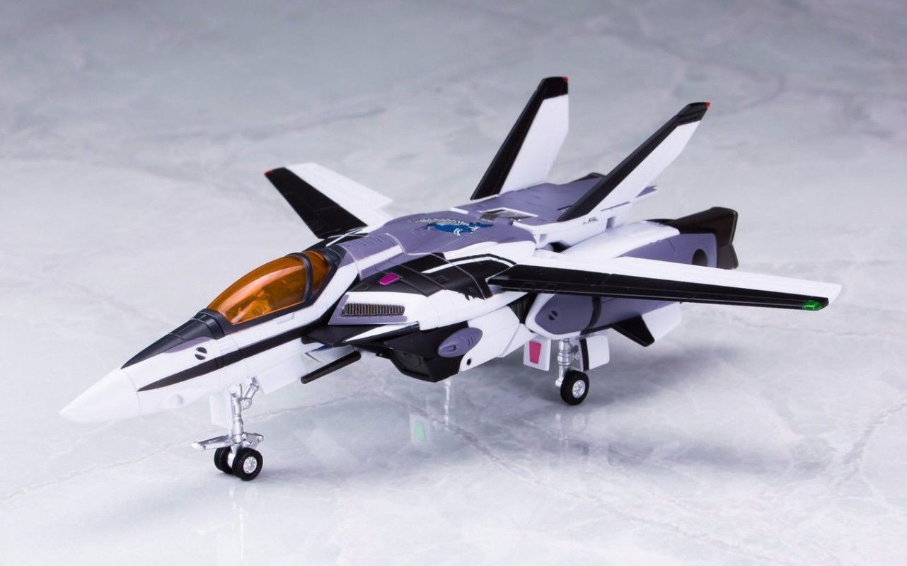 Macross: HI-METAL R VF-1S VALKYRIE 35th Anniversary Color - BANDAI ...